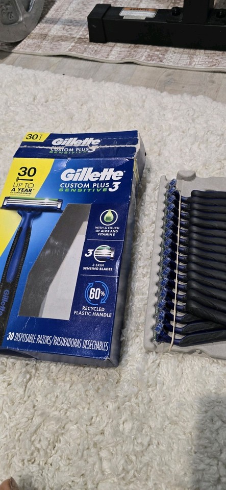 30 Gillete Custom Plus 3 Sensitive Disposable Razor Triple Blades Throw ...
