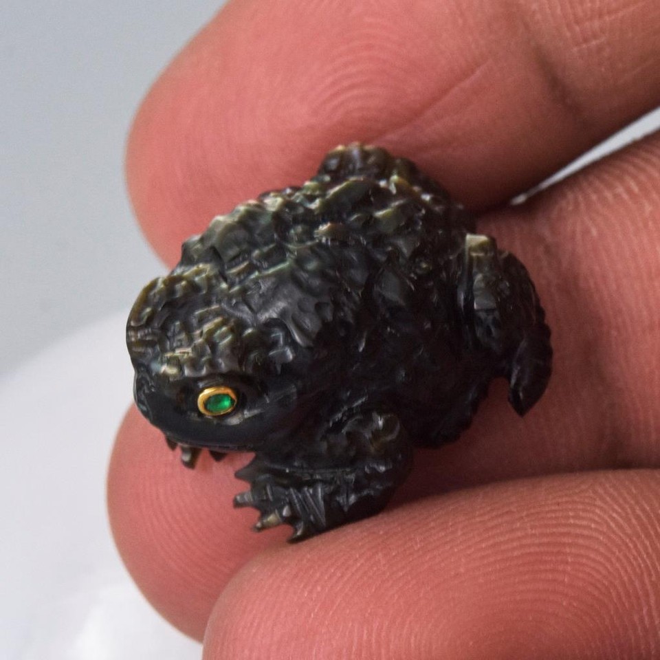 Black Mother-of-Pearl Shell Toad Frog Bead Carving Collection or ...