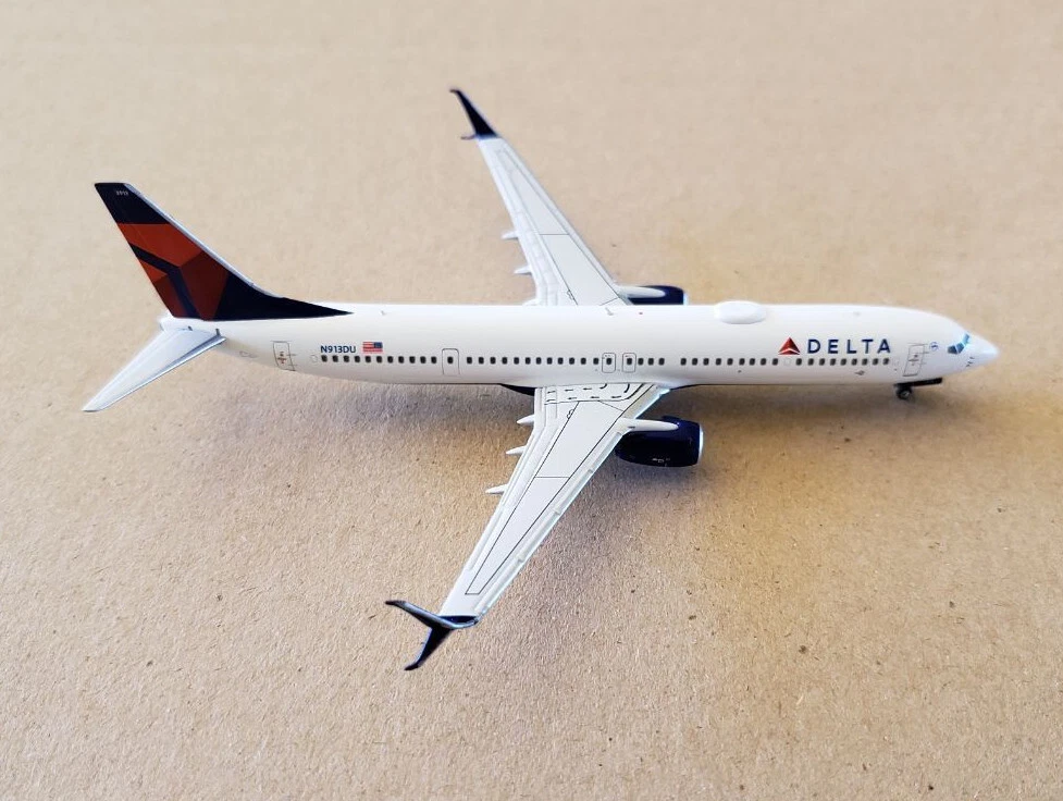 Boeing 737 400 Delta