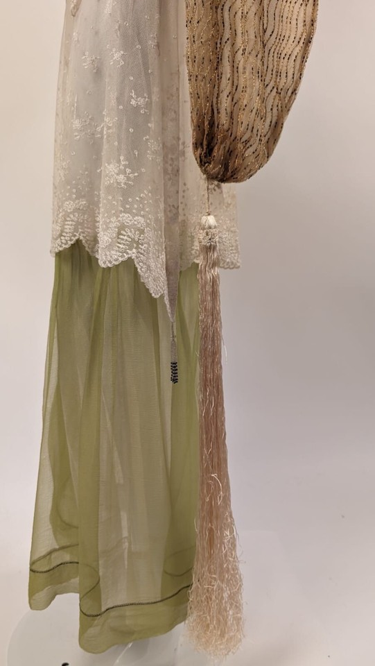 BEAUTIFUL UNUSUAL EDWARDIAN GLASS BEADED STOLE FOR DRESS W HUGE TASSEL ...