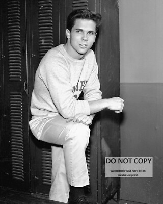 TONY DOW "WALLY CLEAVER" IN "LEAVE IT TO BEAVER" - 8X10 PUBLICITY PHOTO ...
