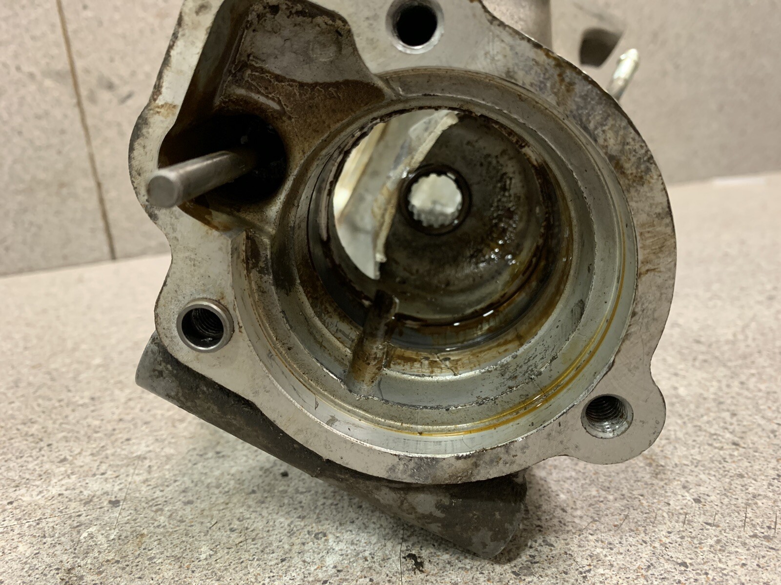 12-18 Arctic Cat ATV 1502-856 Front Differential Gearcase Housing - See ...