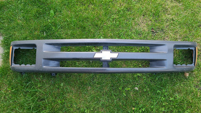 Plastic Front Grille Shell Assembly w/Emblem Provision for 94-97 Chevy ...