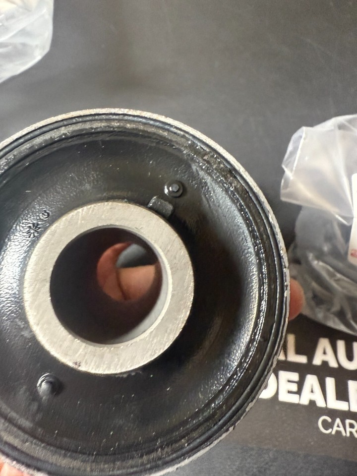 TOYOTA 2001-2006 Lexus LS430 Front Lower Suspension Arm Bushing Set ...