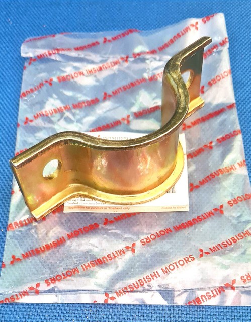 MR992319 Mitsubishi OEM Genuine Clamp FR Susp Stabilizer for sale ...