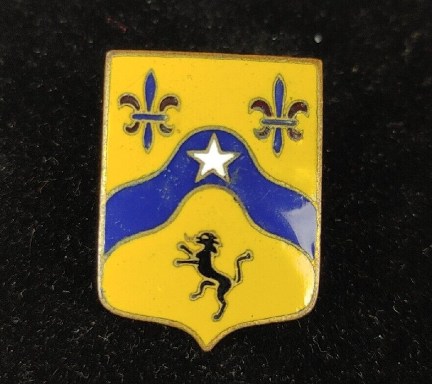 WWII 121st Cavalry Regiment DUI DI Crest Pin Screw Back ROBBINS MARKER ...