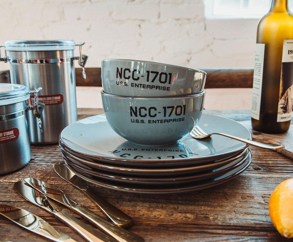 Star Trek Original Series NCC-1701 8-Piece Ceramic Dinnerware Set | eBay