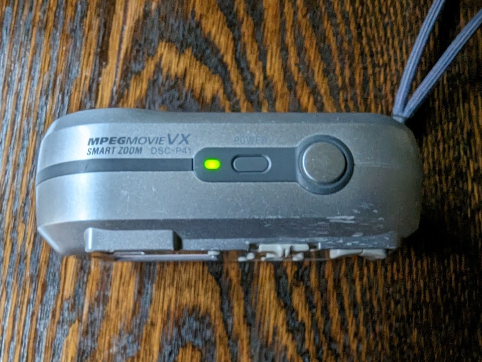 Sony Cyber-shot 4.1 MP Digital Camera MPEGMovieVX Smart Zoom DSC-P41 ...