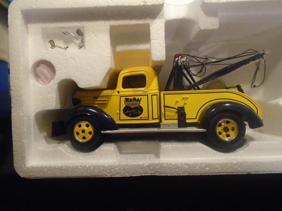 FIRST GEAR 1/32 DIECAST 1937 CHEVROLET NAPA ANNIVERSARY WRECKER 5=249-5 ...