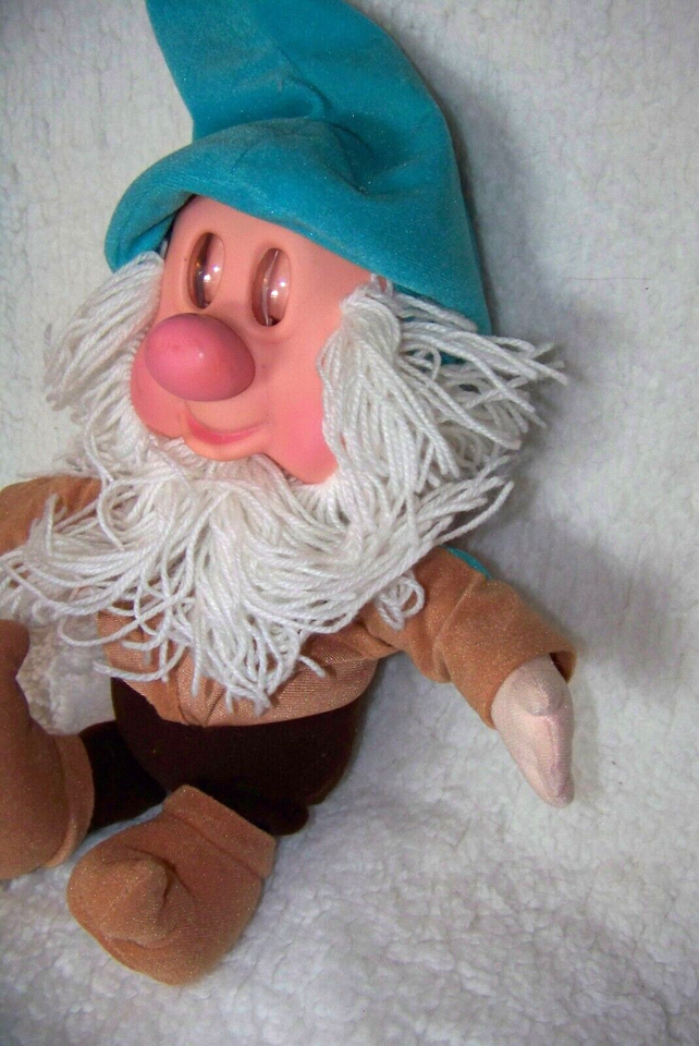 Vtg. Disney Mattel Snow White & The Seven Dwarfs SLEEPY Snoring Plush ...