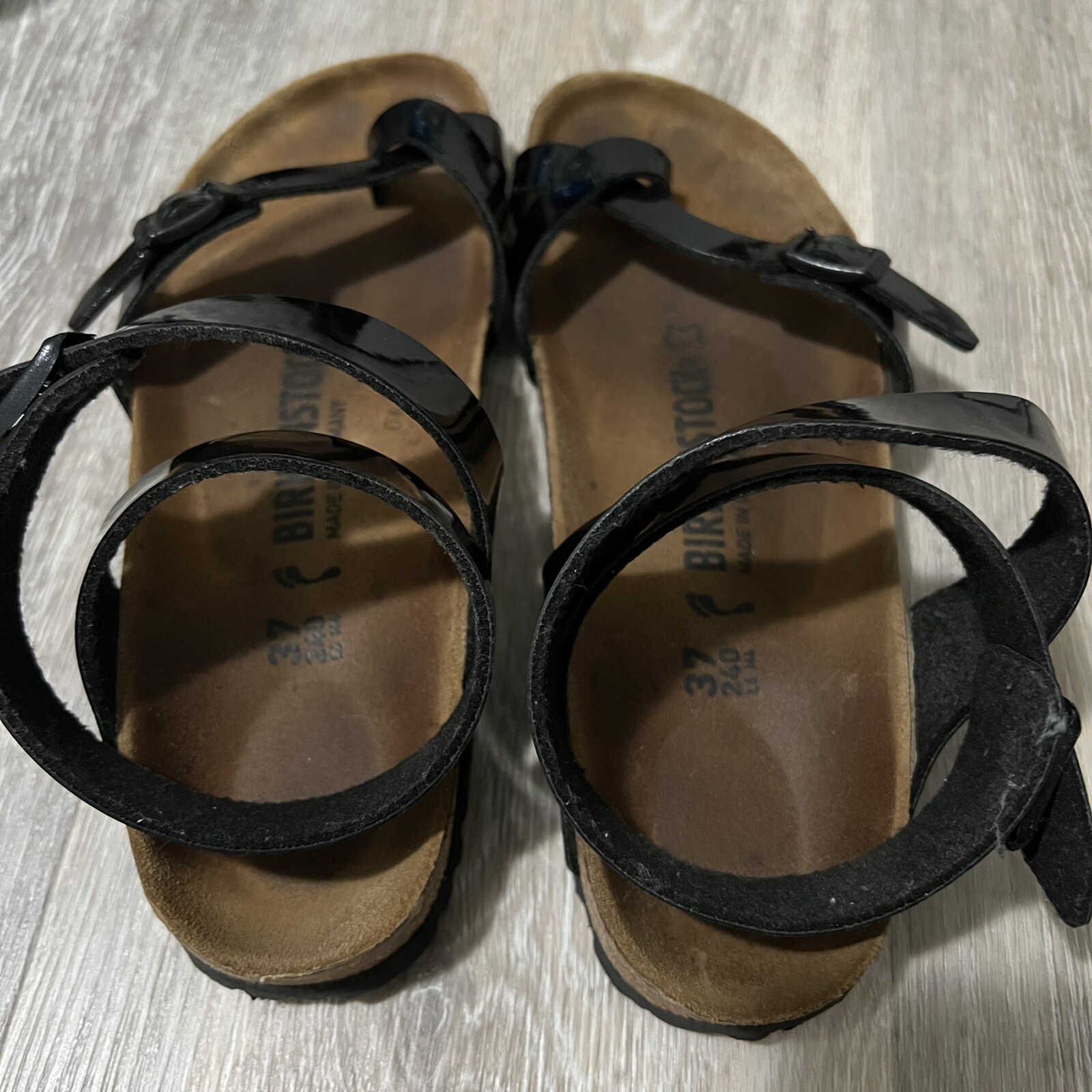 Birkenstock Yara Patent Leather Sandals - Gem