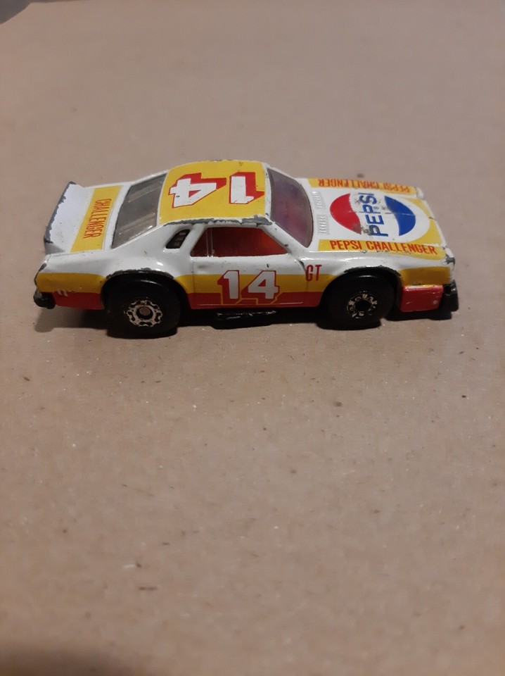 Matchbox Chevy Pro Stocker 1980 Macau Pepsi No 34 White #14 Diecast 1: ...