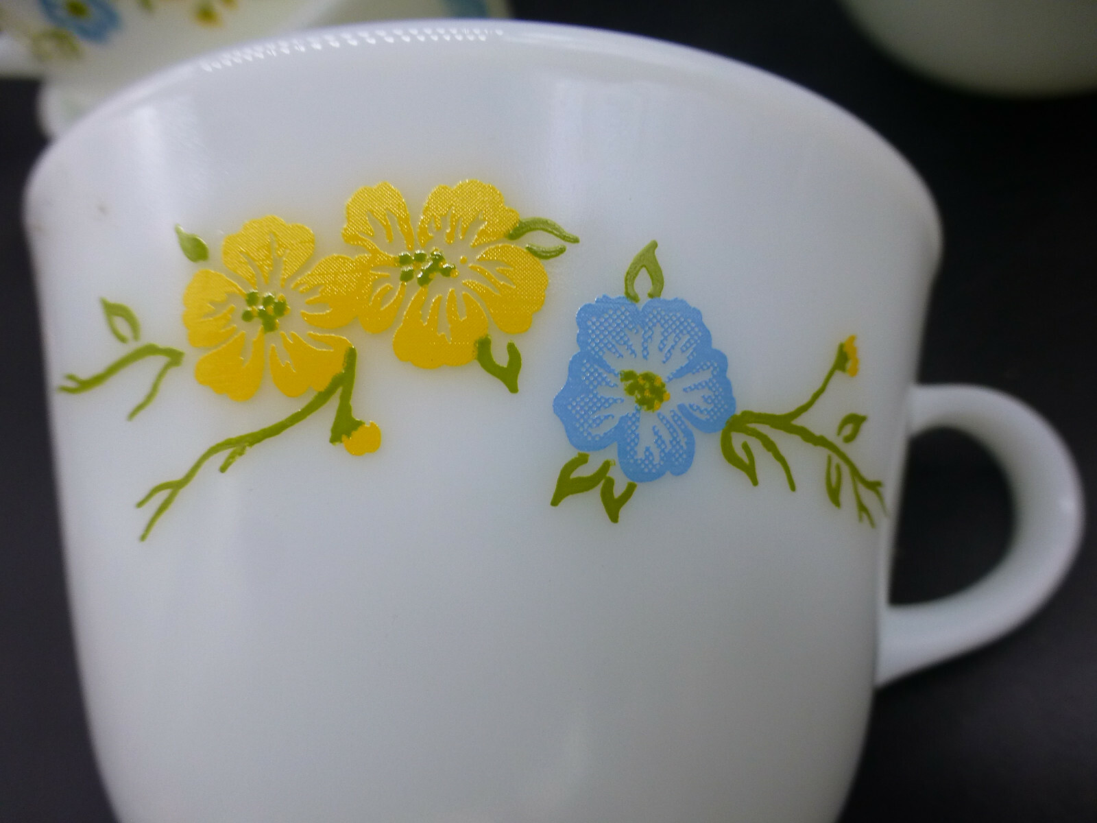 6 Vintage Pyrex Flirtation Yellow Blue Flowers Butterfly Cups & Corelle ...