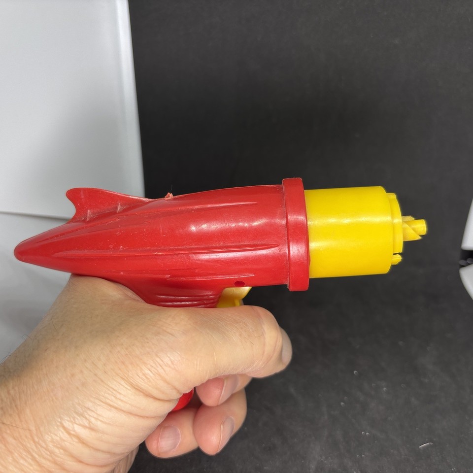 Park Plastics Vintage Space Ray Gun Flying Saucer Disc Launcher Red ...