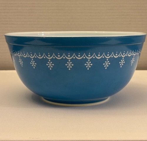 Vintage Pyrex Snowflake Blue Garland Mixing Bowl ~ 2 1/2 Qt #403 Mint ...