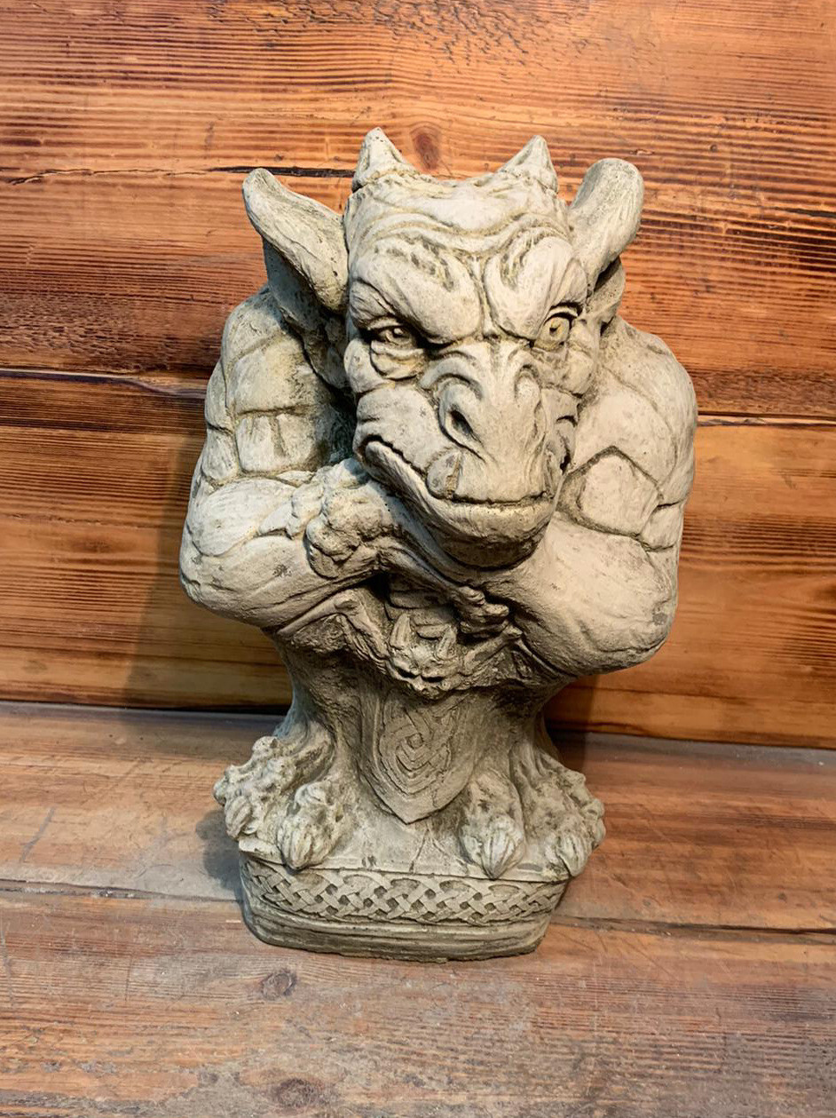 STONE GARDEN LARGE SWORD GARGOYLE GREMLIN PILLAR CAP STATUE ORNAMENT | eBay