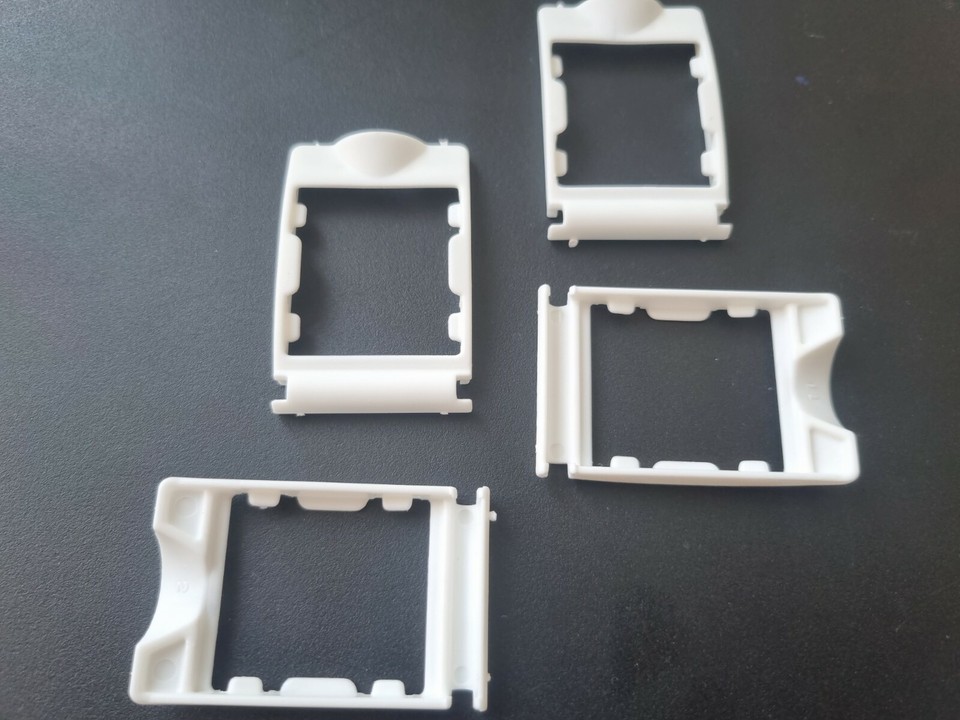 GUESS WHO SPARE plastic cases 2001 x4 | eBay