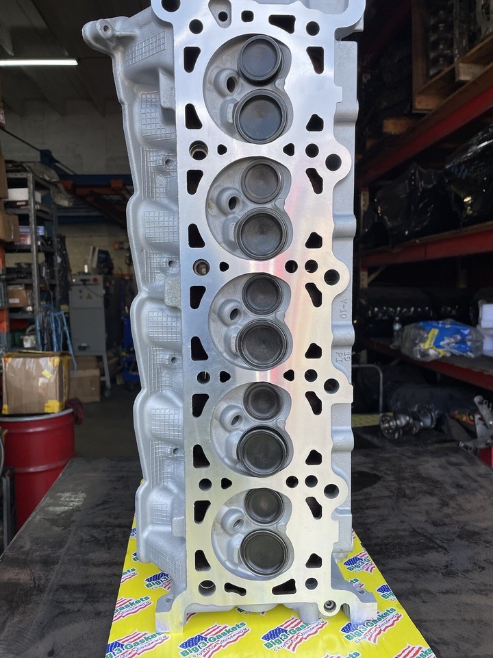 2000-2004 Ford F-250 F-350 6.8L V10 20 Valve Cylinder Heads Pair ...