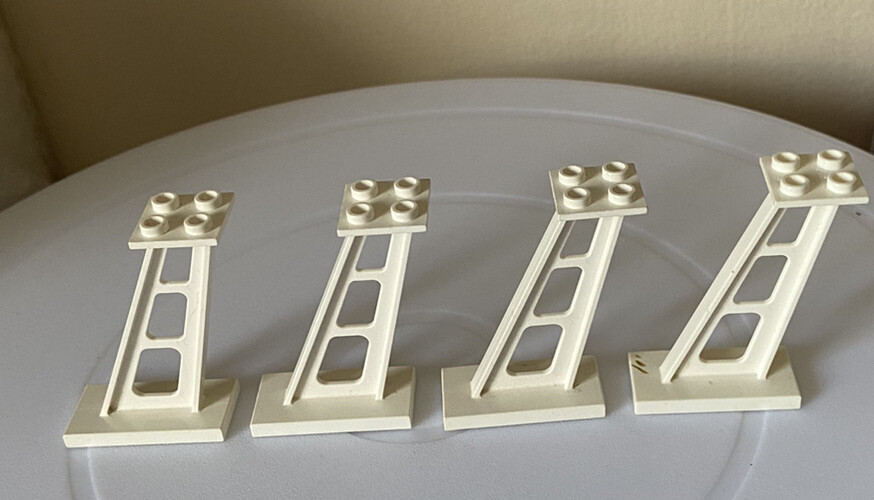 LEGO 4476 2x4x5 STANCHION INCLINED x 4 WHITE K | eBay