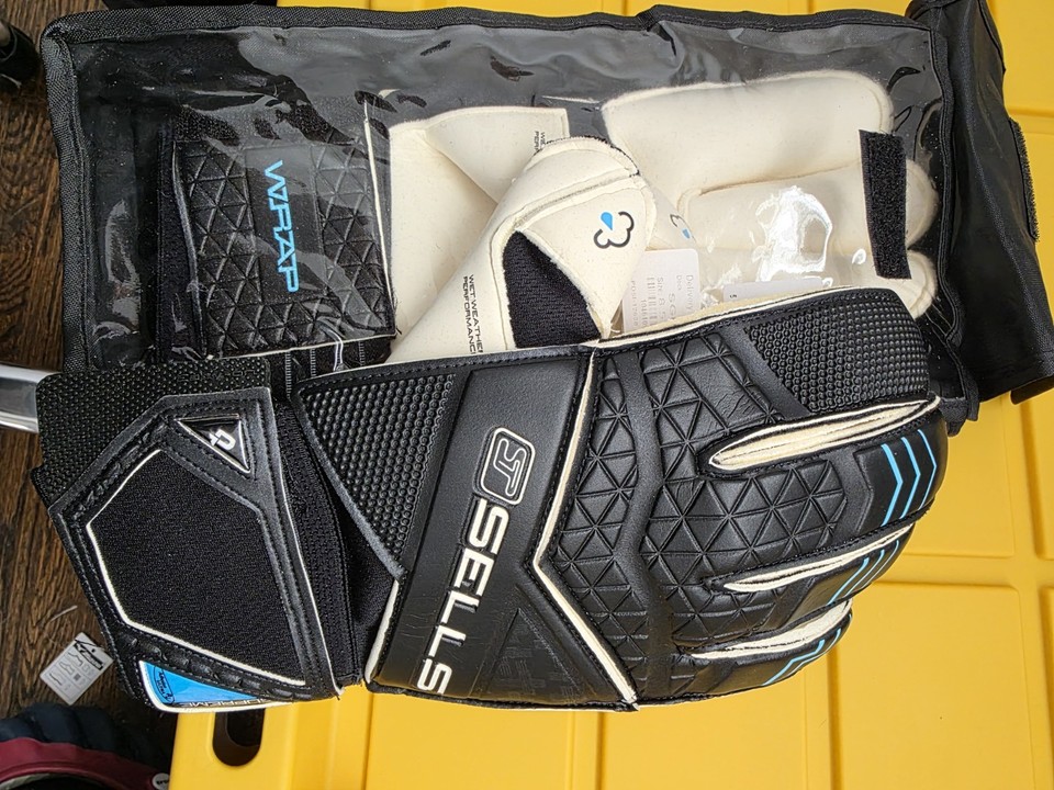 4 sells goalkeeper gloves | eBay