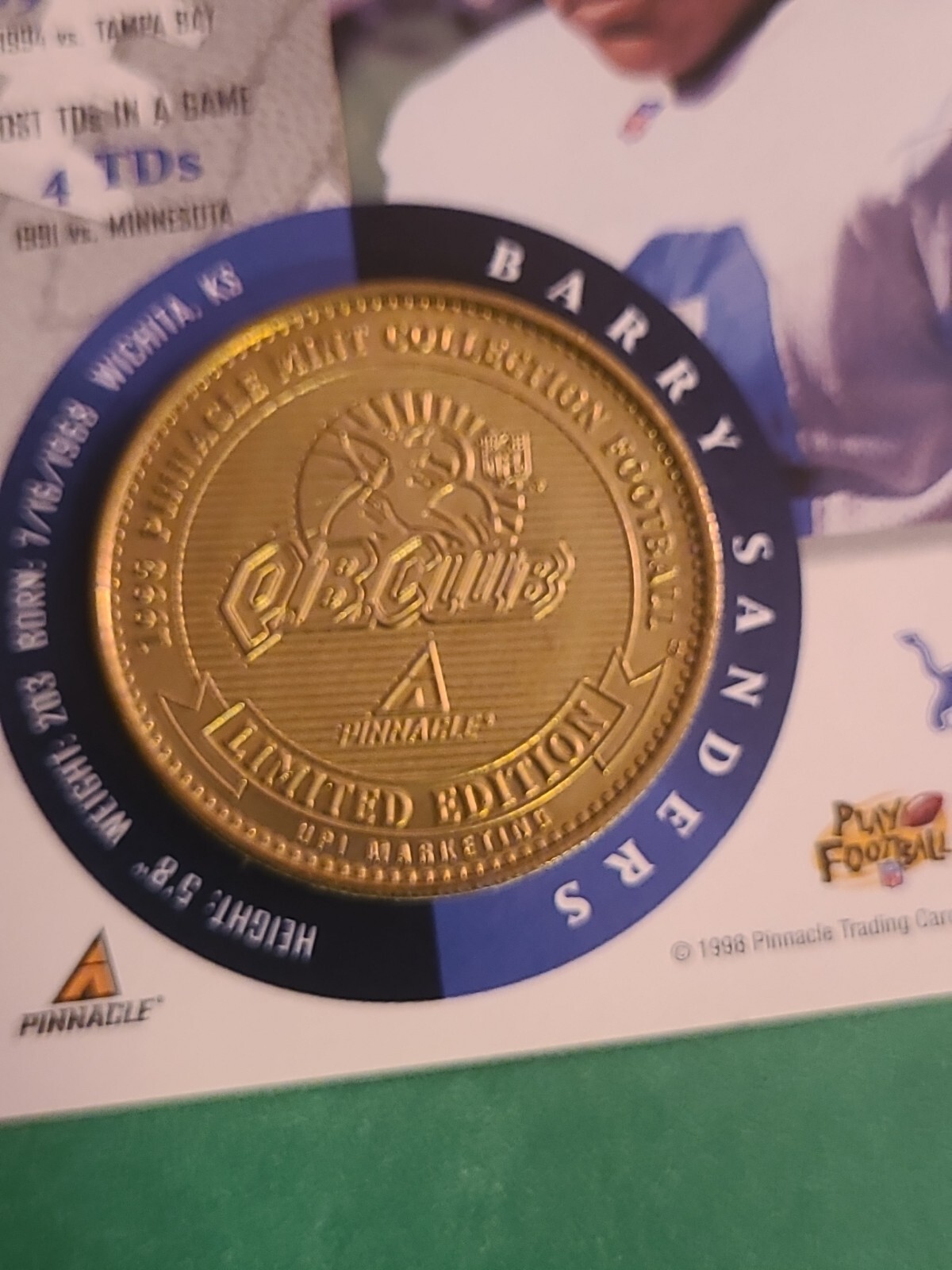 1998 Barry Sanders PINNACLE #2 MINT COLLECTION QB CLUB BRONZE COIN CARD ...