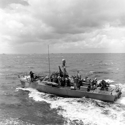 WW2 WWII Photo World War Two / US Navy PT Boat PT-513 Off Normandy June ...