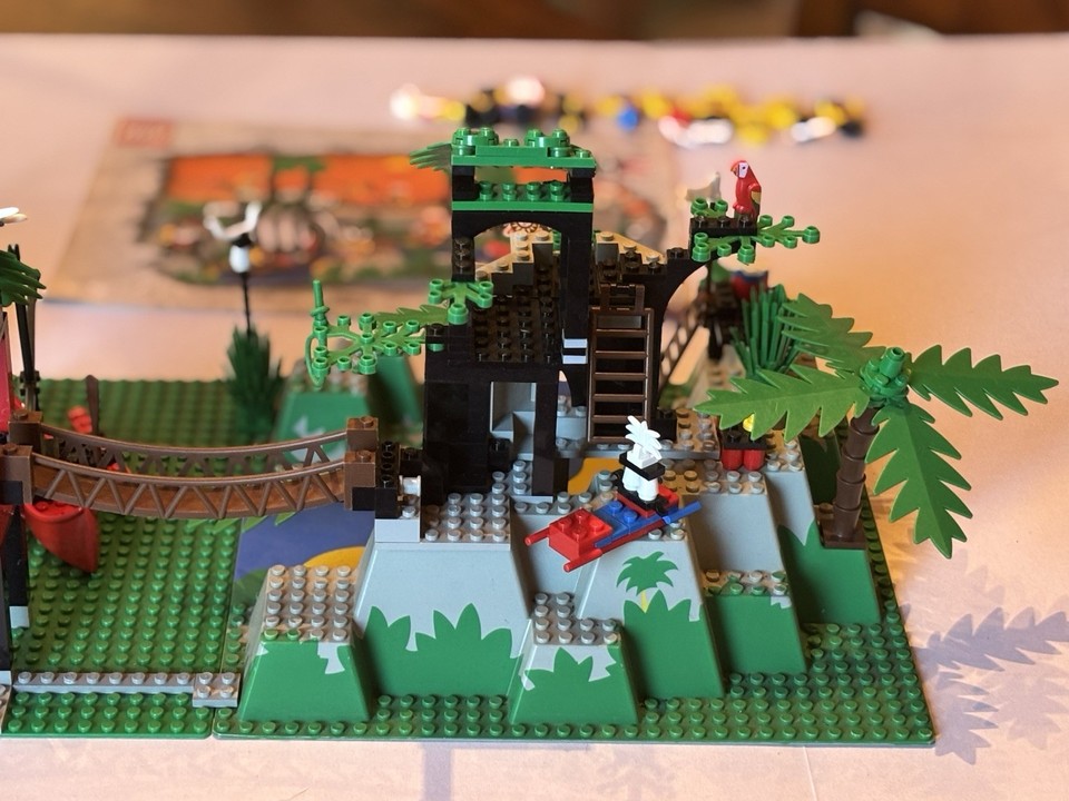 Lego 6292 And 1729 Enchanted Island And Barnacle Bay Pack | eBay