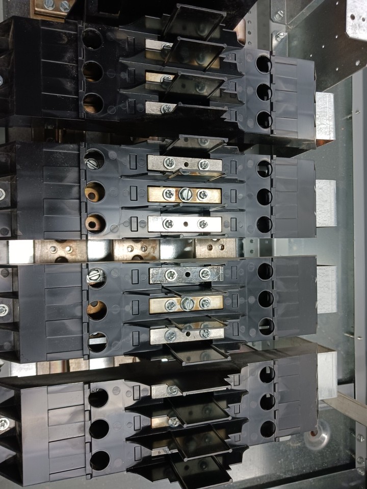 SIEMENS 1200 AMP MAIN LUG PANEL BOARD 3 PH 4W 480Y/277 VAC ...