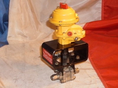 KINETROL 020 ACTUATED SS BALL VALVE 1/4" NC W/SPRING RETURN SWAGELOK SS ...