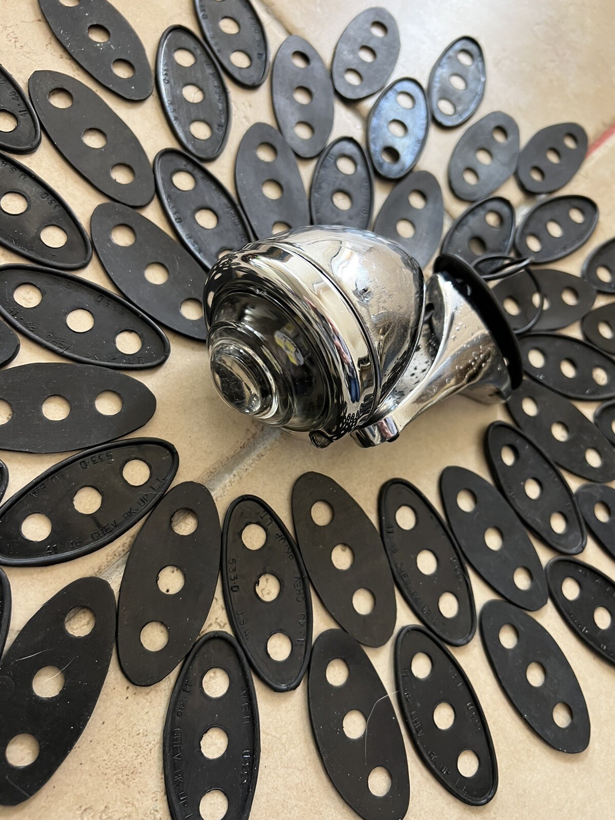 Guide B-31 GASKET Chevrolet Fishtail Bracket GM Vintage Original ...