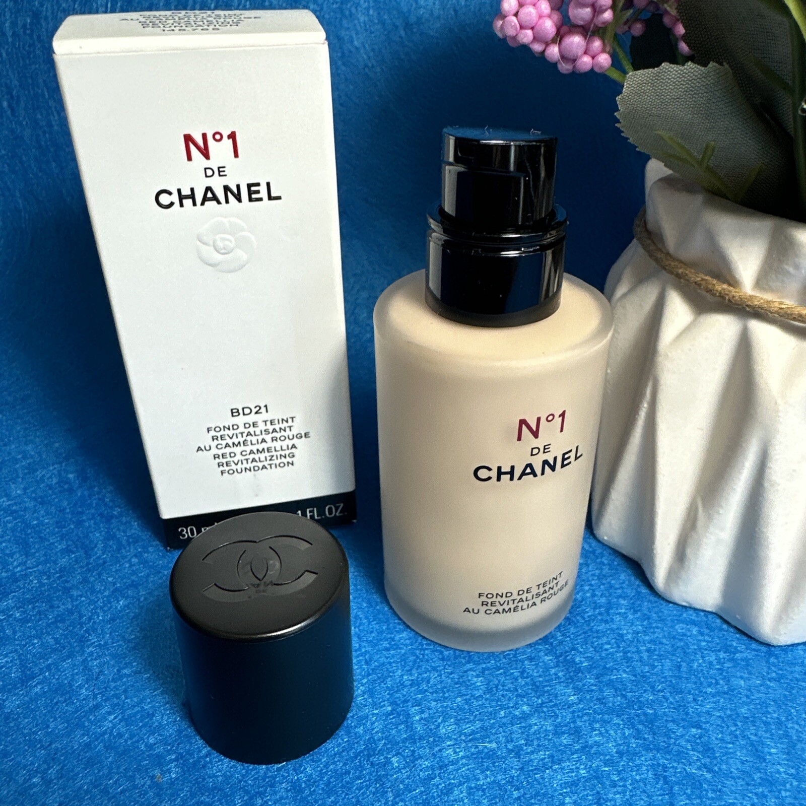 Chanel+No.1+Red+Camellia+Revitalizing+Foundation+BD21+-1+fl.oz.%2F30ml ...