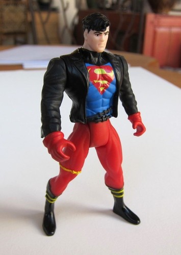 Unique Young Buff Superman Action Figure, 4.5" w/2 Lexcorp Weapons ...