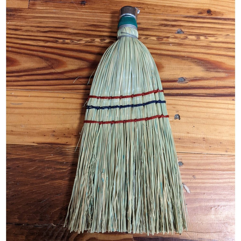 Lehman's Amish-Made Whisk Broom, Authentic Corn Straw, Metal Hanging ...