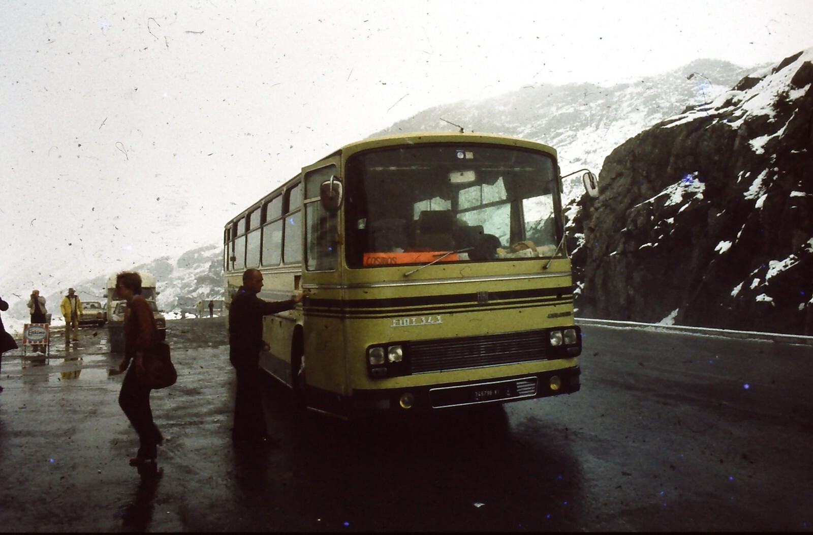 IMCDb.org: Fiat 343 L Orlandi in "Sballato, gasato, completamente fuso ...