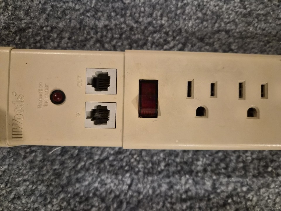 Woods 7 Outlet Surge Protector Power Strip- 4ft Cord - Lighted On/Off ...