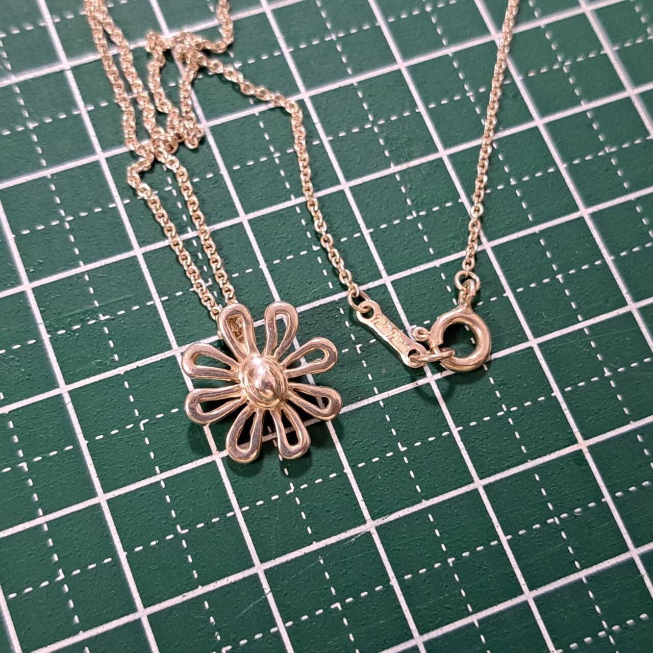 TIFFANY & Co. Paloma Picasso Daisy Flower Pendant Necklace Silver 925 ...
