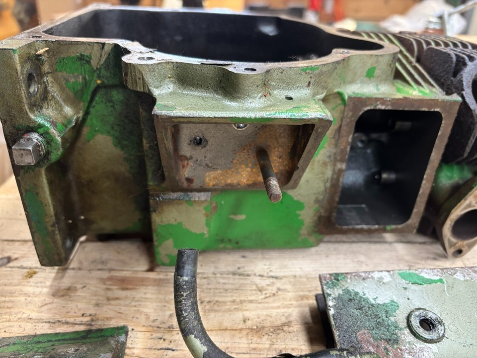 Bolens Husky Tractor Mower 850 Wisconsin S-8D 8.25HP Engine Block ...