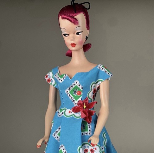 Bild Lilli Fashion Doll Red Hair Blue Patterned Dress Display Stand ...