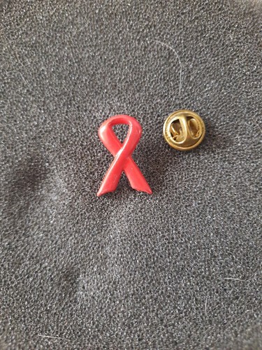 Pin's Ruban Lutte Contre le Sida VIH Rouge Red - Pin Pins Badge L9 | eBay