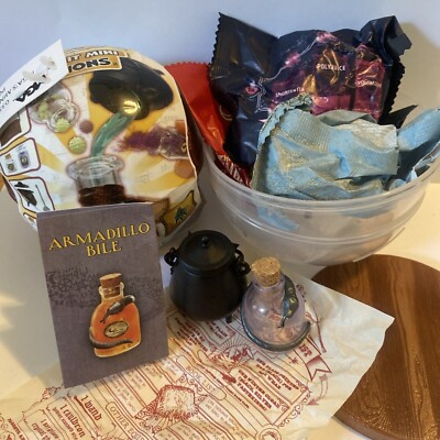 Miniverse Harry Potter Make It Mini Potions Ball Armadillo Bile Snake ...