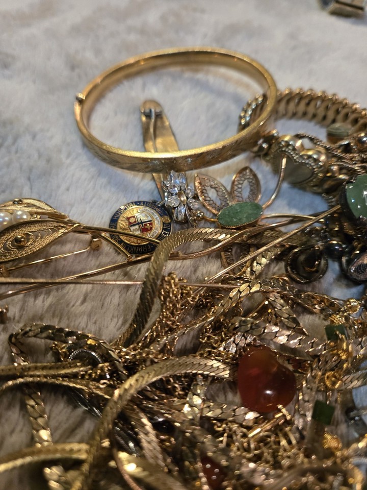 HUGE SCRAP GOLD FILLED JEWELRY LOT 172.9 GRAMS 1/10 12 &14 KT GOLD ...