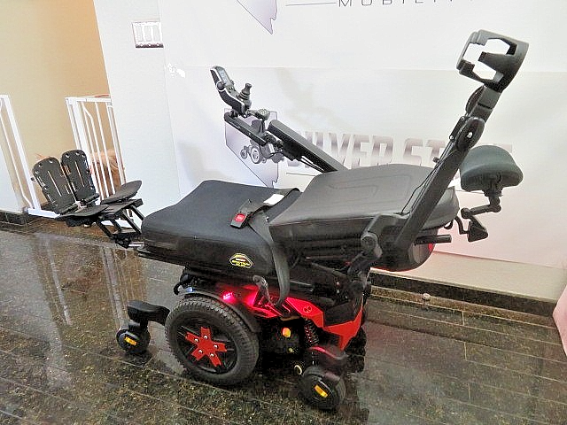 QUANTUM Stretto EDGE 3 TILT, RECLINE, 12" iLevel LEGS, Lights ONLY 1 ...