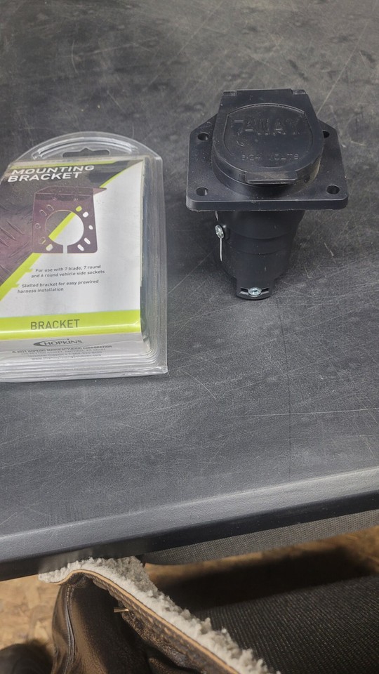OEM Hopkins Towing #48625 7 Blade Mounting Bracket + Curt 58150 Adapter ...