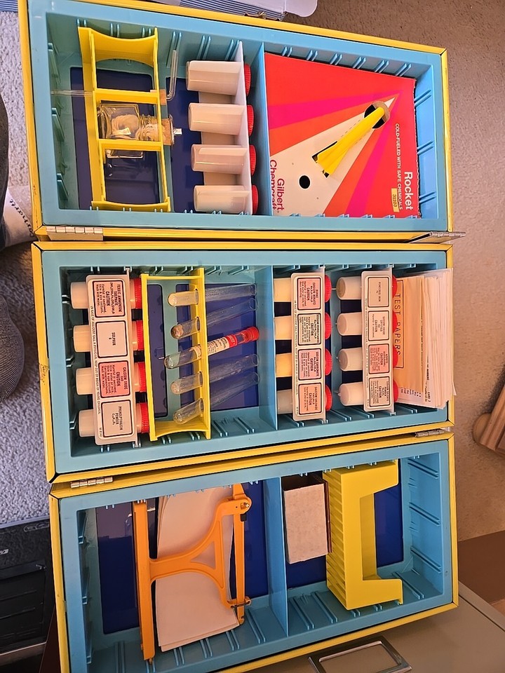 Vintage 1970's Tri Fold Gilbert Chemcraft Chemistry Set Portable Action ...