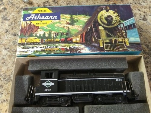 HO SCALE ATHEARN ILLINOIS CENTRAL SW7 COW LOCOMOTIVE | eBay