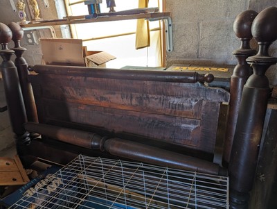 1900-1950 - Antique Wood Bed