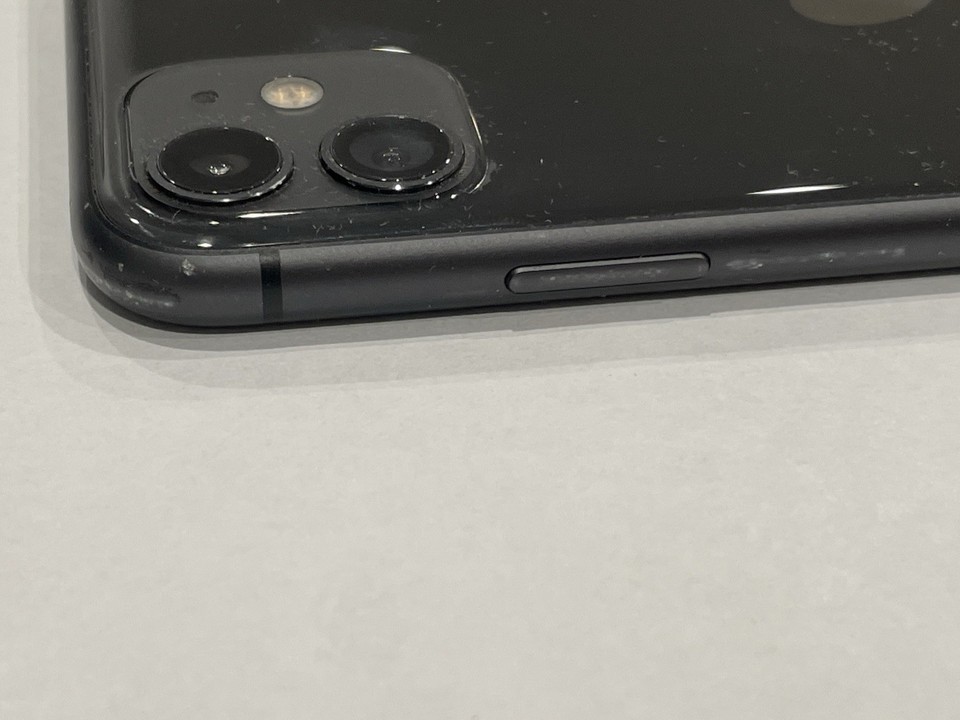 Apple iPhone 11 64GB Unlocked - Screen Issue - Back Camera - Read in ...