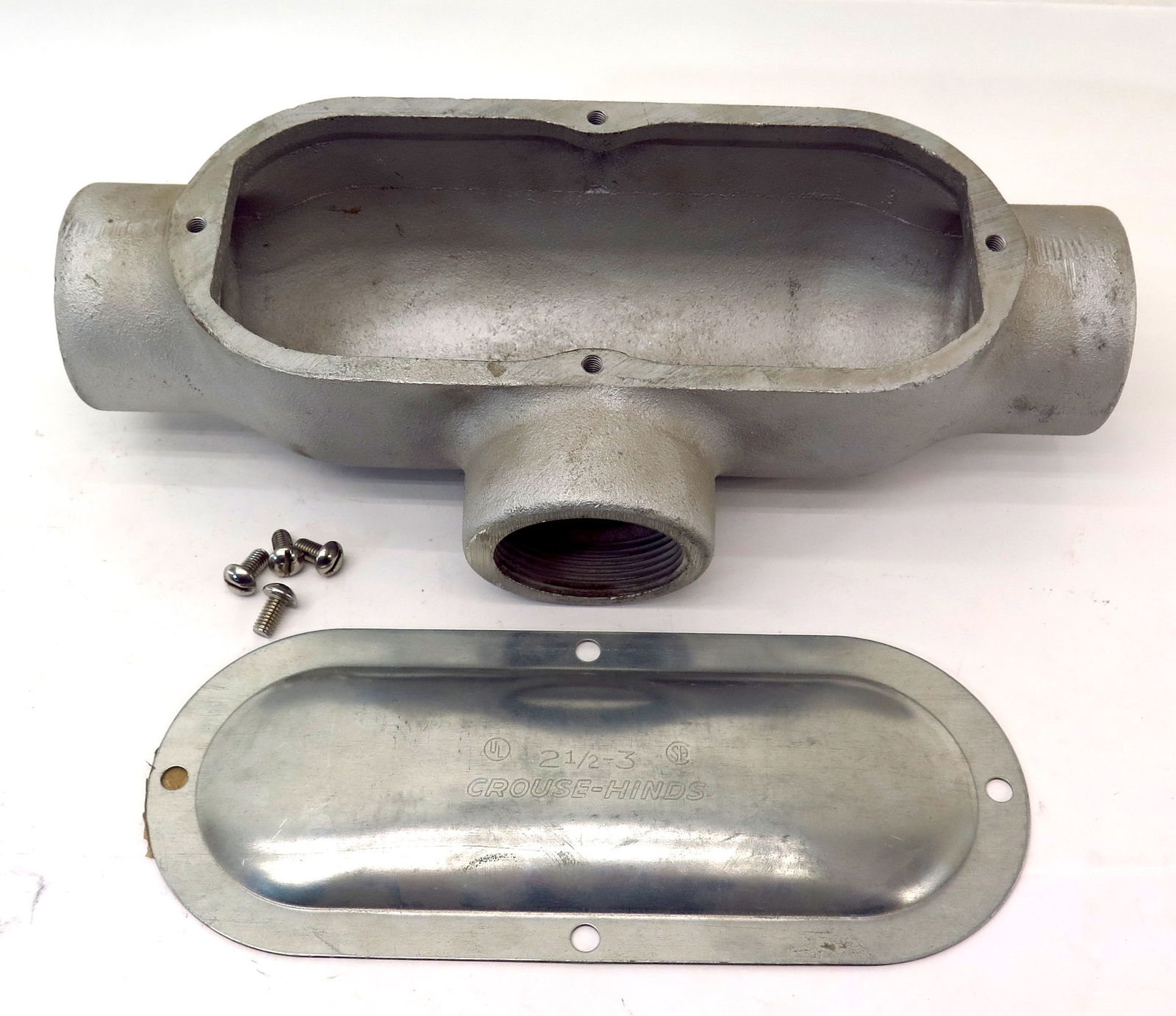 Crouse-Hinds T-789 Ductile Iron Condulet Conduit 2-1/2" With Steel ...