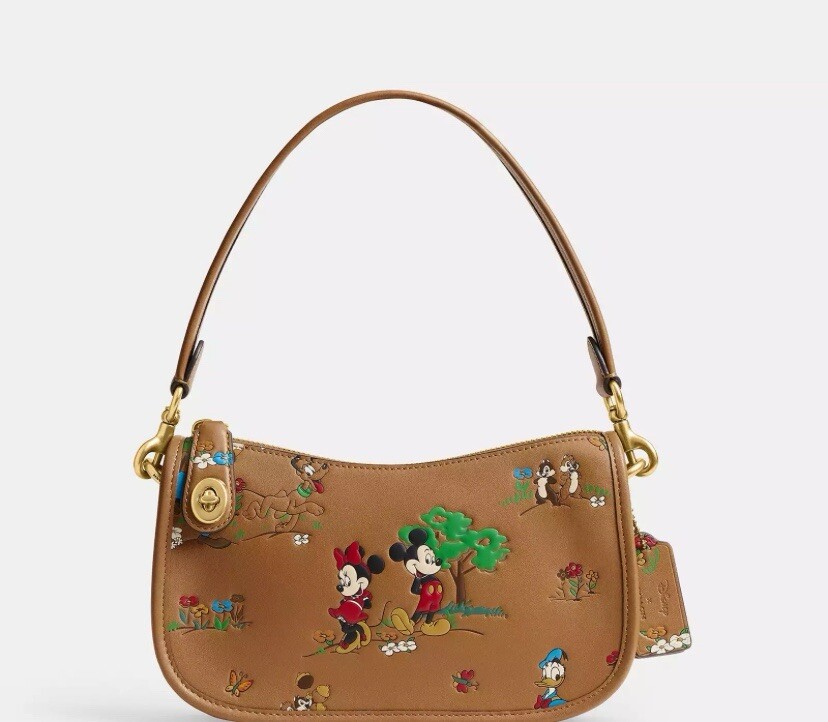 Disney x Coach collabo Swinger Bag / Mickey & Friends CAE67 Disney x Coach collabo Swinger Bag / Mickey & Friends CAE67