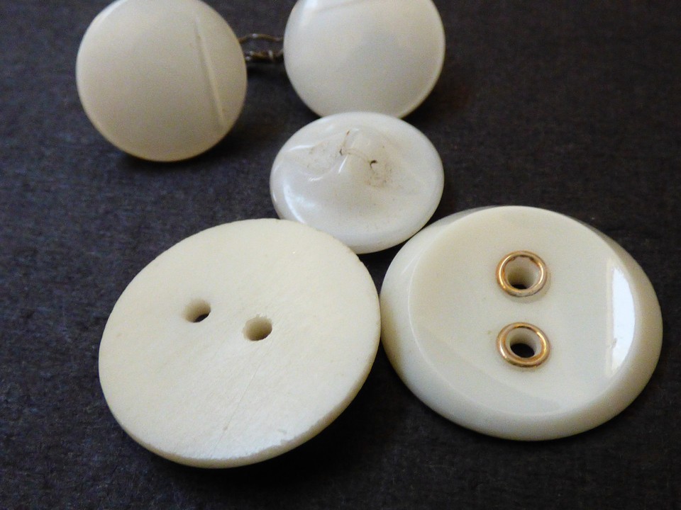 Vintage antique lot of 5 assorted white milk glass color buttons | eBay